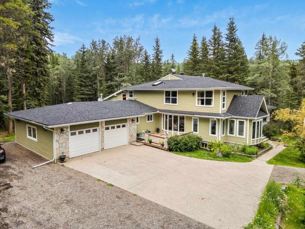 Freele Escape Secluded Nature Haven Sleeps 17 - Alberta