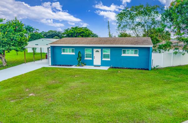 Sunshine Villa - With Private Pool - West Palm Beach, FL