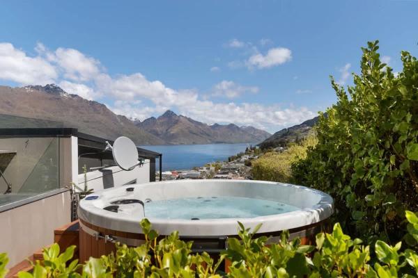 Central Sunset Charm - Queenstown