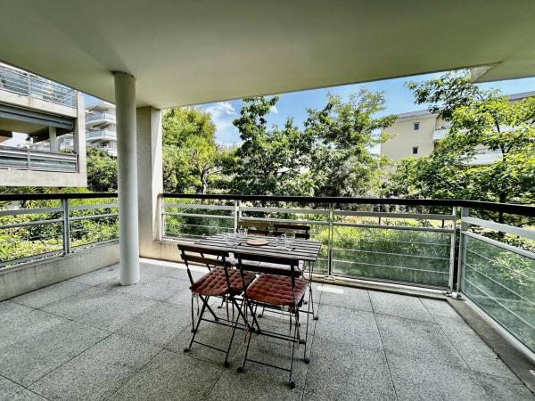 Appartement 2 Pièces Avec Terrasse Et Garage à Antibes - Fr-1-252-201 - Antibes