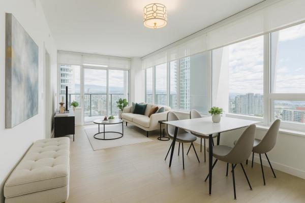 Magnificent Two Bedroom Urban Sanctuary - Burnaby