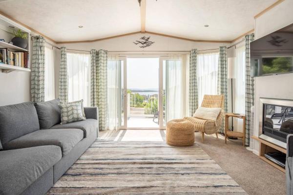 The Woodlark - Poole