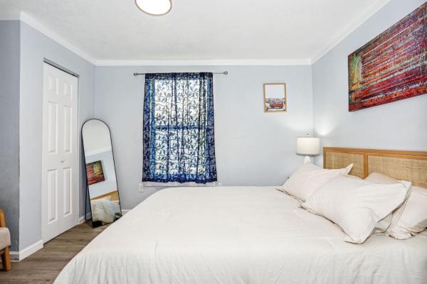 Cozy Studio Retreat Near Downtown Pensacola - United States