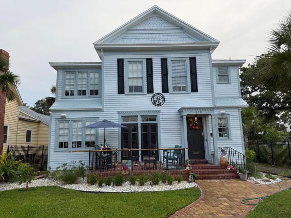 The Harrison Suit At The Abbey House A B&b In Daytona Beach - Daytona Beach, FL