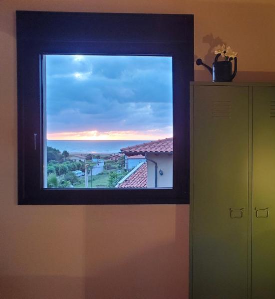 Mc Vega- Mi Casina Con Vistas Al Mar - Caravia