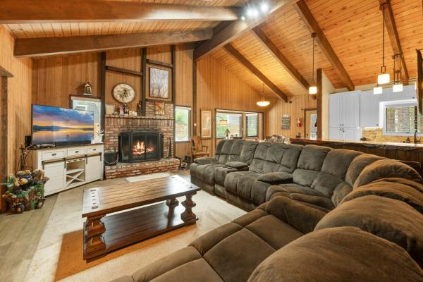 Pine View Escape - Big Bear, CA