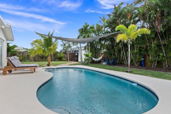 Beach Breeze House - Fort Pierce, FL