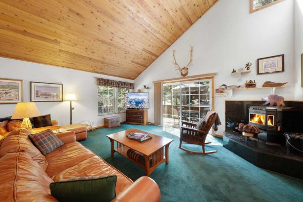 Paradise Pines 3br Secluded Cabin Minutes In Tahoe Donner - Truckee, CA