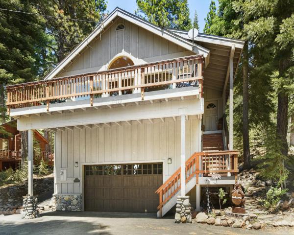 Lux Leisure Game Room & More - Truckee, CA