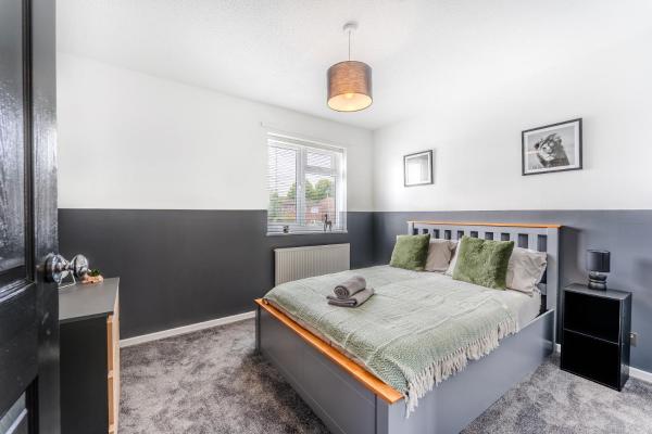 Modern 3 Bed House - Northampton, UK