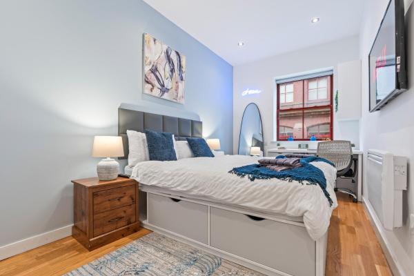 Leeds Elegant Central Flat - Sleeps 8 - View City Centre - Leeds Arts University