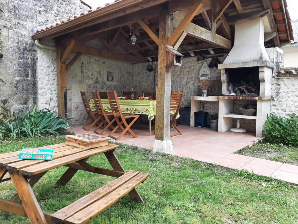 Gîte Familial Avec Jardin, Cheminée Et éQuipements Bébé – Bellevigne, Charente - Fr-1-653-149 - Charente