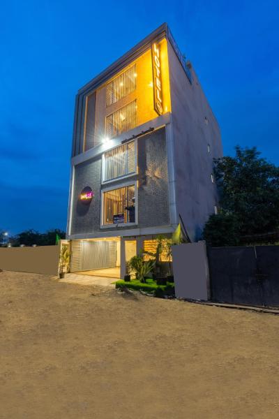 Hotel Angel Pink The Premium Rooms At Kaushambi - Ghaziabad
