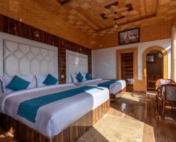 The Warmth & Welcome Hotel I Vacations I Conference I Mice I Family Events I Open Air Terrace I Sky Bonfire I Wooden Rooms With Pvt Balconies I Kufri By Exotic Stays - Kufri