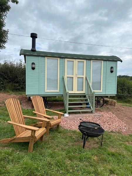 Secret Valley Shepherds Hut - Forest of Dean