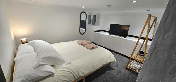 Refurbished 4-bed Home Near Hospital & Station - Gillingham