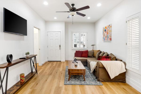 Adorable Pasadena Bungalow - Pasadena, CA