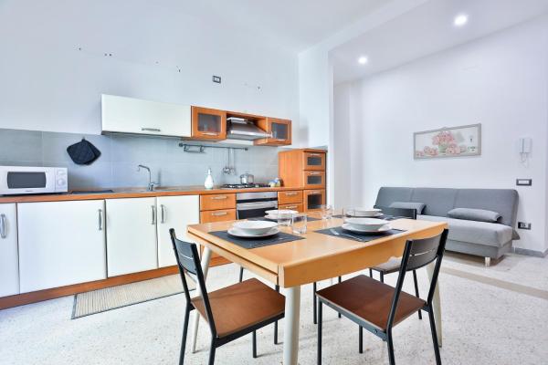 Guesthost - Casa Massimo - Salerno