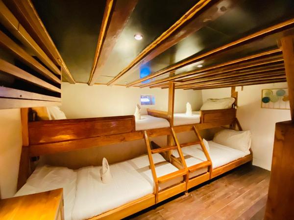 Bajo Familia - Labuan Bajo