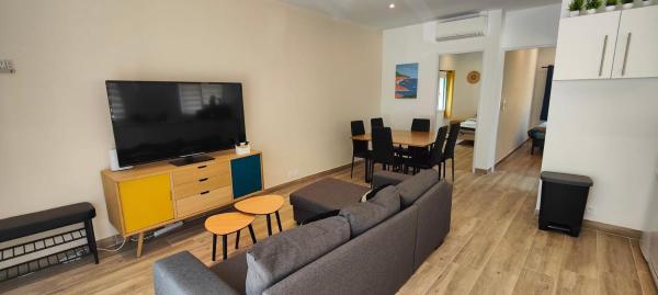 Charming 3 Room With Terrace In Saint-raphaël - Lac de Malpasset