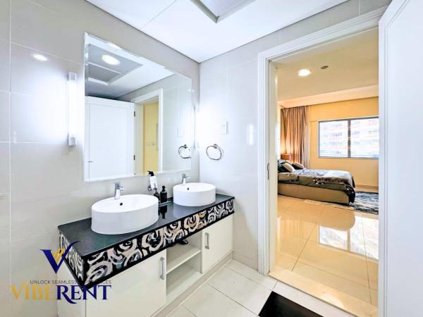 Classy 1bhk Mall Burj Khalifa - Dubai