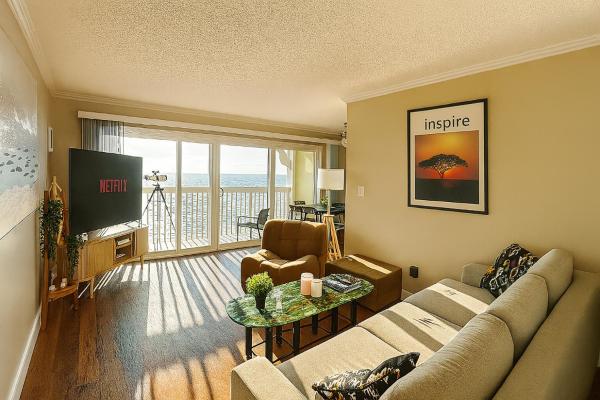 Ocean Haven Beachfront Getaway By Redondo Pier - Redondo Beach, CA