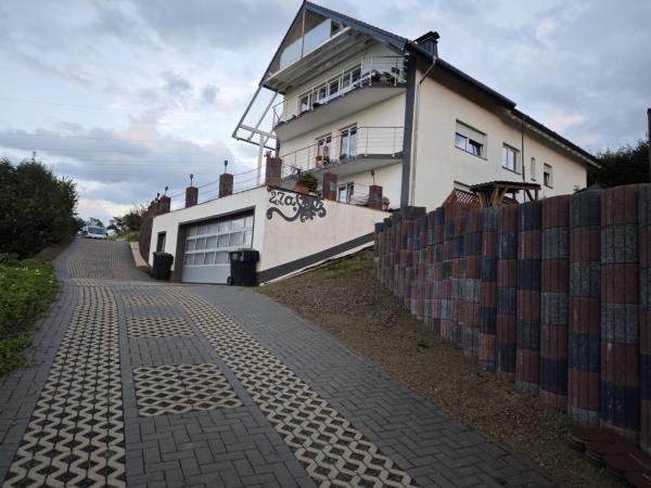 Ferienwohnungen Nähe Badesee Mit Bergblick - Wiehl