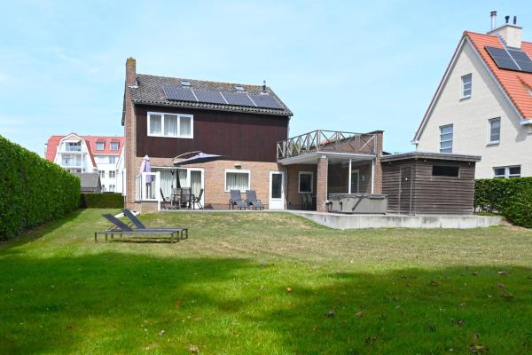 Margret Detached Holiday Home With Huge Garden In The Centre Of Cadzand And Near Beach - Cadzand