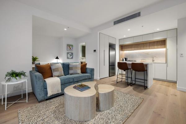 Designer Elegant Cbd Retreat - Williamstown