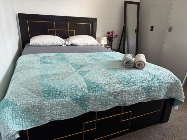 Double Room - Shared Bathroom, No Parking - Abu Dhabi