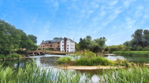 Brand New River View Apartment - Fordingbridge