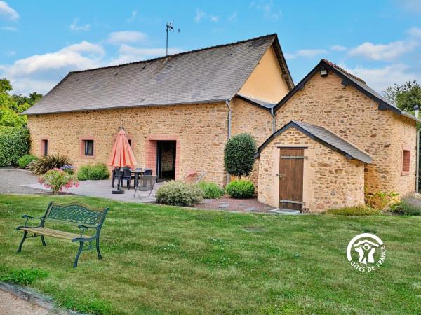 La Rose Trémière, 6 Personnes - Laval, France