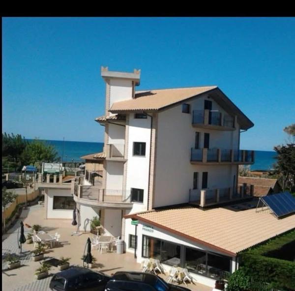 L'isola Felice - Pineto