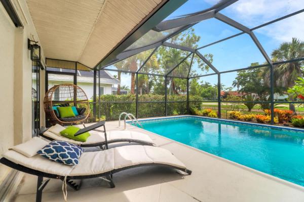 High Tide - 3 Br Sleeps 6 - Private Pool - Games - Naples, FL