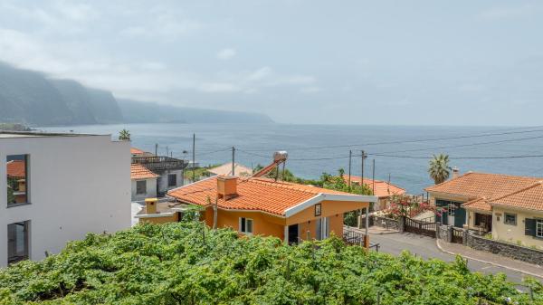 Coastal São Vicente Mountain & Sea View Hideaway With Free Parking - São Vicente