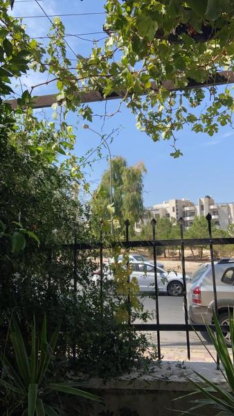 The Grapevine House -Just Female بيت و كرمة للسيدات فقط- - Amman