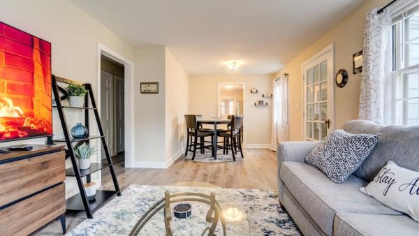 Family Retreat Near Yale - Stylish Free Wifi - New Haven, CT