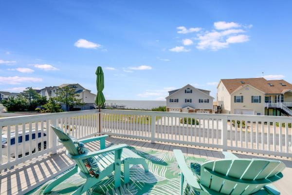 Bay Breeze - Chincoteague, VA