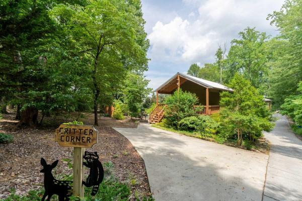 Critter Corner At Grant Summit Cabins - Alabama