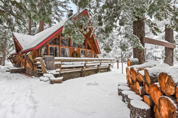 West Shore Haven - Near Beach & Outdoor Fun - Tahoma, CA