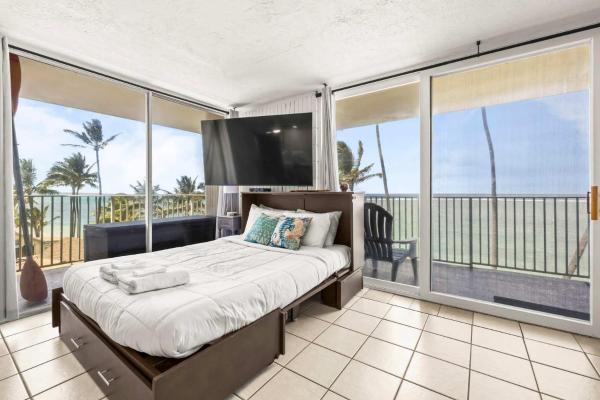 Amazing Beachfront Condo With Ac - Laie, HI