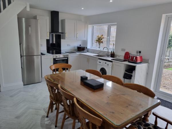 3 Bedroom House By The Sea, Deal Centre - Deal