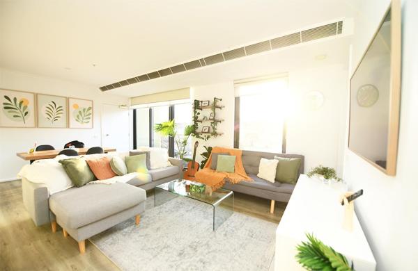 Elegant Melbourne Stay, Parking, Pool, Views - St Kilda