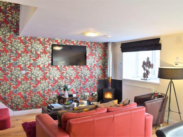Annie Oswalds Cottage - Chillingham Castle