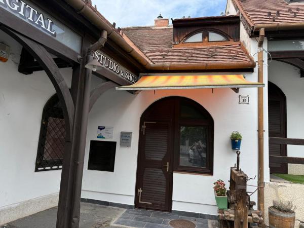 Céh-vár-lak - Eger