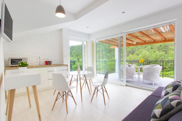 Apartment Nina - Lozovac