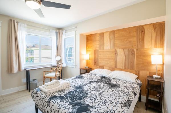 New Full Remodel-oceanview-electronic Entry - Carolina Beach, NC