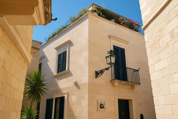 Torre Indipendente Con Terrazza - Lecce