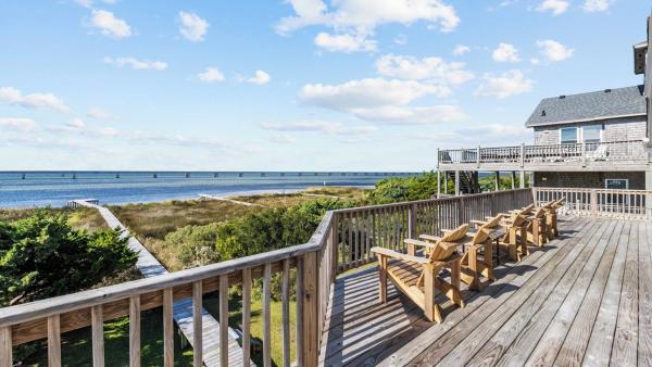 Luxury Waterfront Villa - Rodanthe, NC