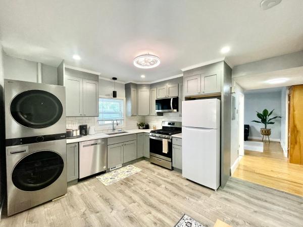 Cozy 3-beds In 2-bedrooms Apartment Near Quincy Adams - Quincy, MA